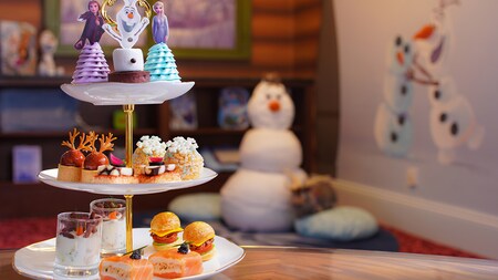 Hong Kong Disneyland Hotel – Kingdom Club Themed Suites | Hong Kong ...